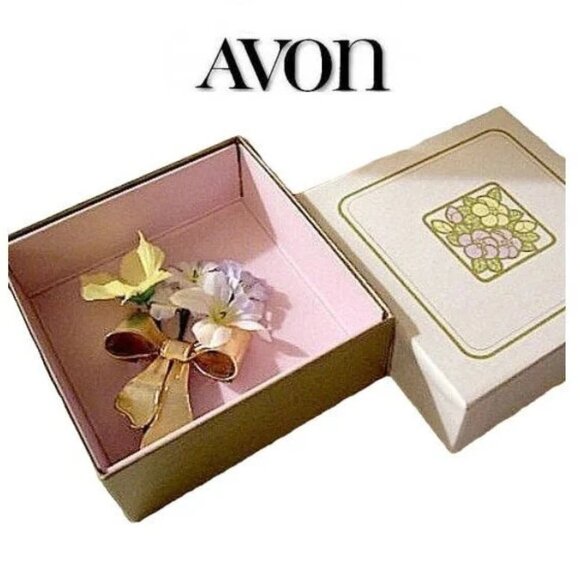 Avon | Jewelry | Avon Flower Bouquet Ribbon Bow Pin Brooch Gold Tone ...